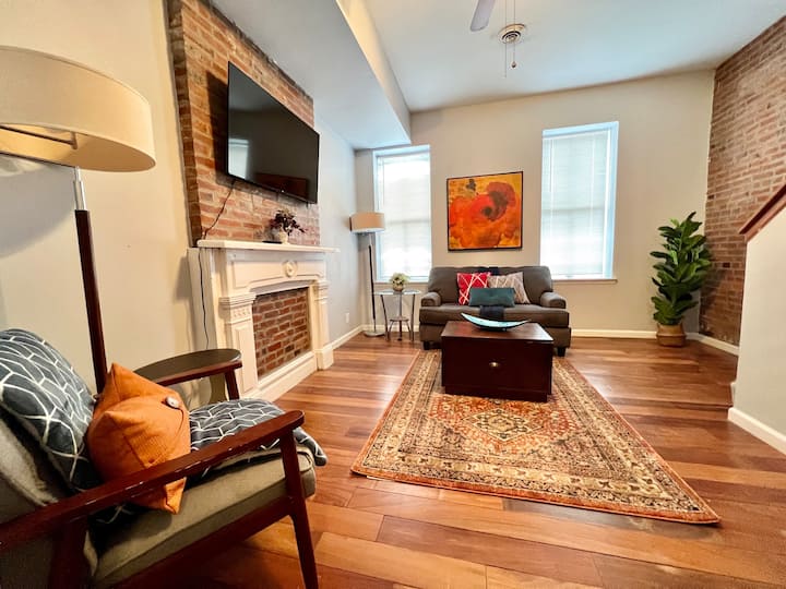 Spacious Soulard 2 Bedroom, 2 Miles To Downtown - St. Louis, MO