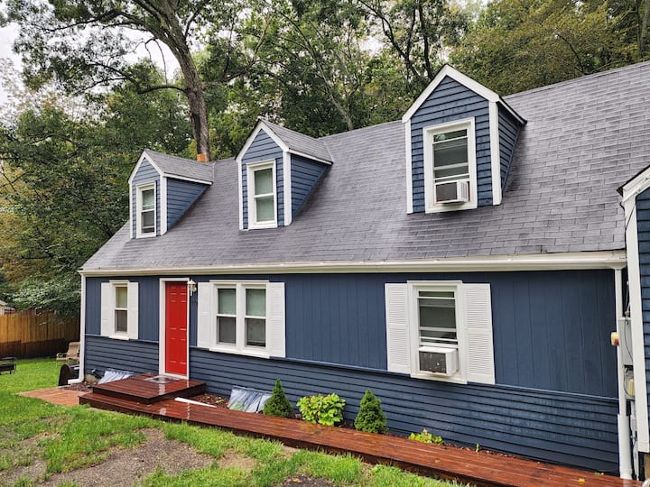 Cozy Cute Relaxing Home - Newtown, CT