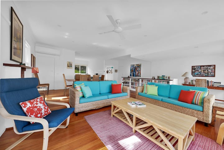 Blue On Collins - Pambula