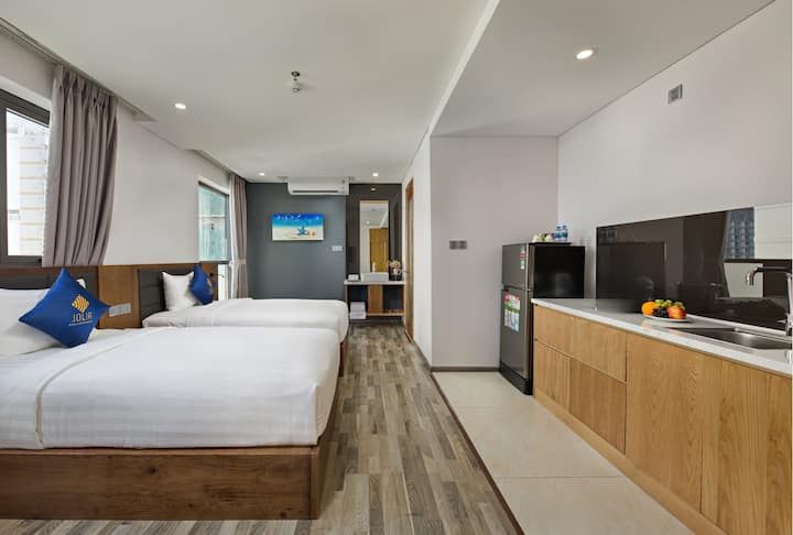 Luxury Hotel Danang Beach 32 - Premium Family Room - Vietnam