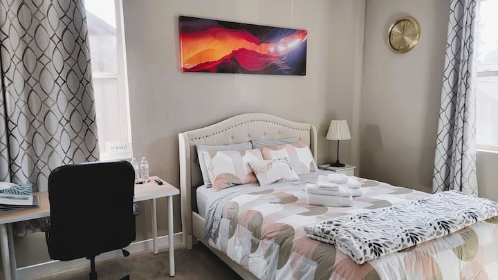 Charming And Clean Room #2 W/ Tv. Safe, Quiet Nbhd - Flagstaff, AZ