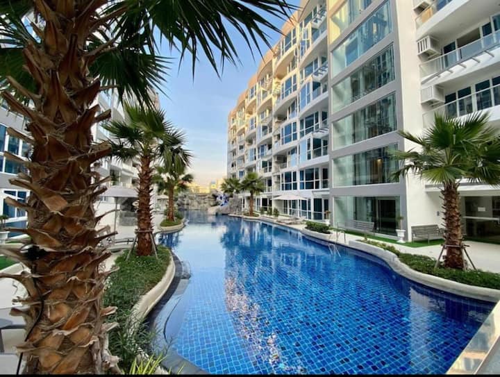 Large Deluxe Condo Grand Avenue Central Pattaya - Pattaja