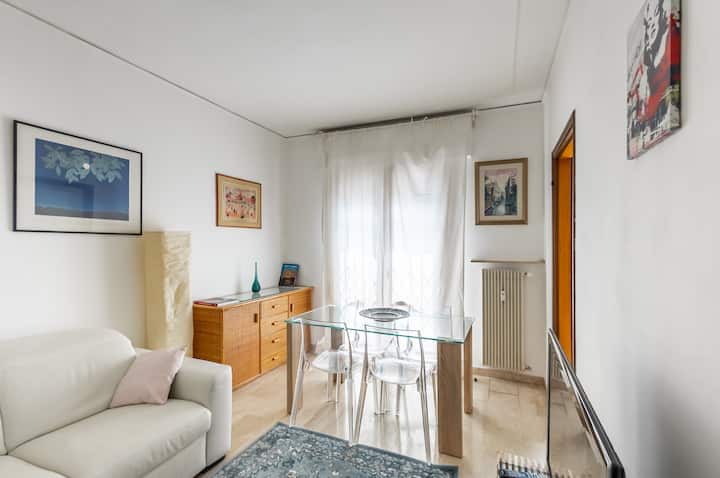 Kris- Mestre Bright Apartment With Parking! - Mestre