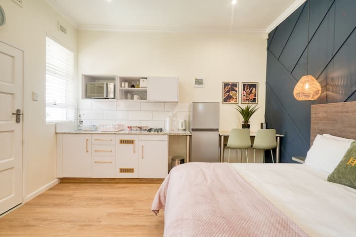 2 Sleeper Studio Apartment - Durban
