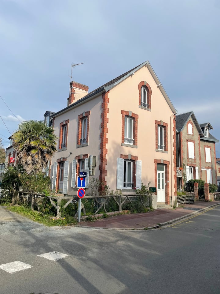 Appartement De Charme Dans Villa - Saint-Pair-sur-Mer