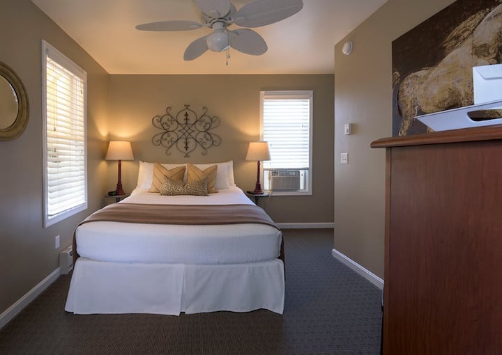 Room 32 At Rehoboth Guest House - Rehoboth Beach, DE