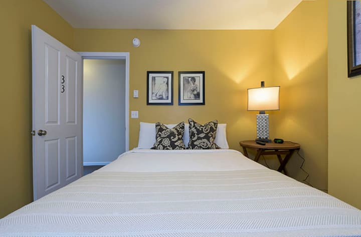 Room 33 At Rehoboth Guest House Bed And Breakfast - Rehoboth Beach, DE