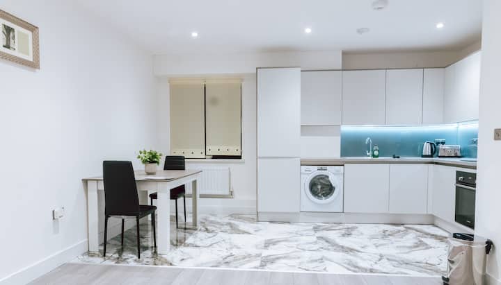 Stunning 1 Bed Flat Wit Wifi(l) - Croydon, UK