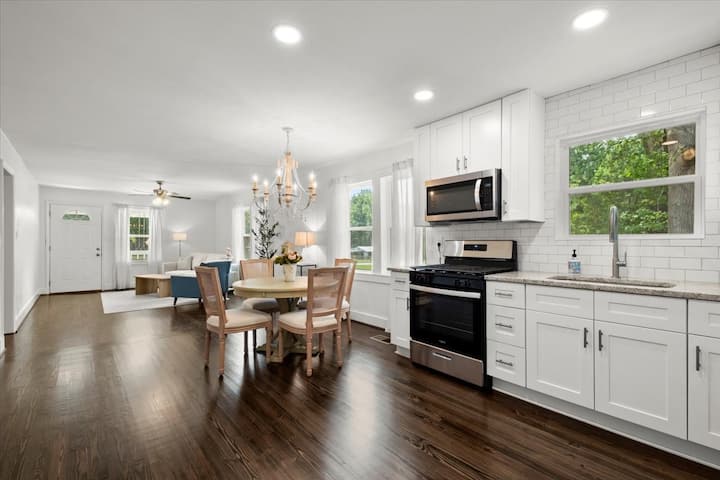 Beautiful, Updated 3br 2ba With Porch Swing - Acworth, GA