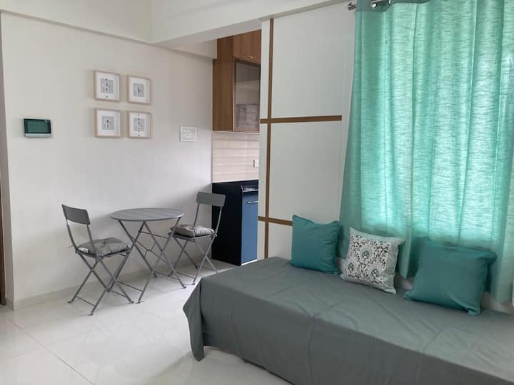 Chic 1bhk Apartmen In Bavdhan Near Maratha Mandir - Pune