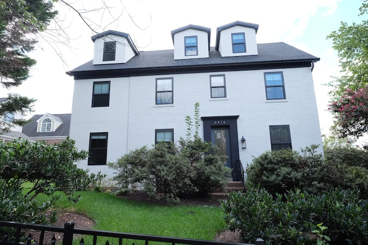 Luxury Home W/ 9 Br, 8.5 Ba - 23 Guests! - Fairfax, VA