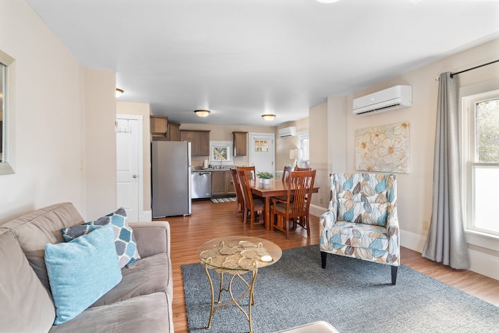 Pioneer Vacation Rentals - Pioneer North - Ashland, OR