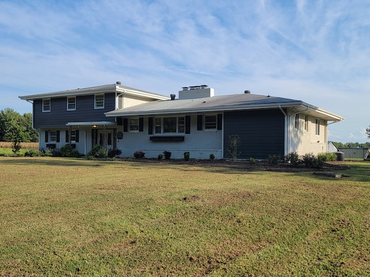 Newly Renovated, Luxury Historic Green Estate Farm - Petersburg, VA