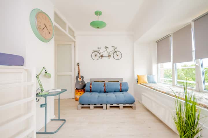 Rooftop Loft In W/ac, Tv And Free Bikes - Budapest