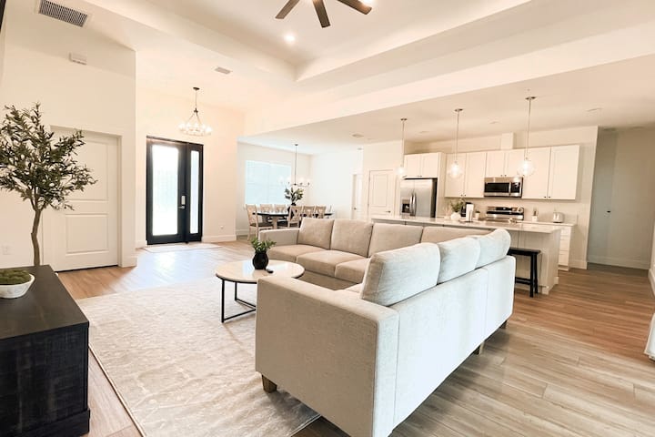 Luxury Oasis New Build 3bd 3ba - North Port, FL