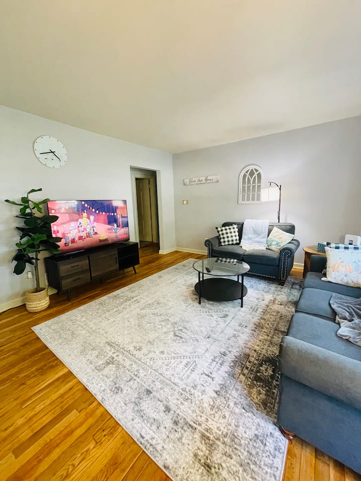 Centrally Located, 3bdrs With Washer&dryer - Springfield, IL