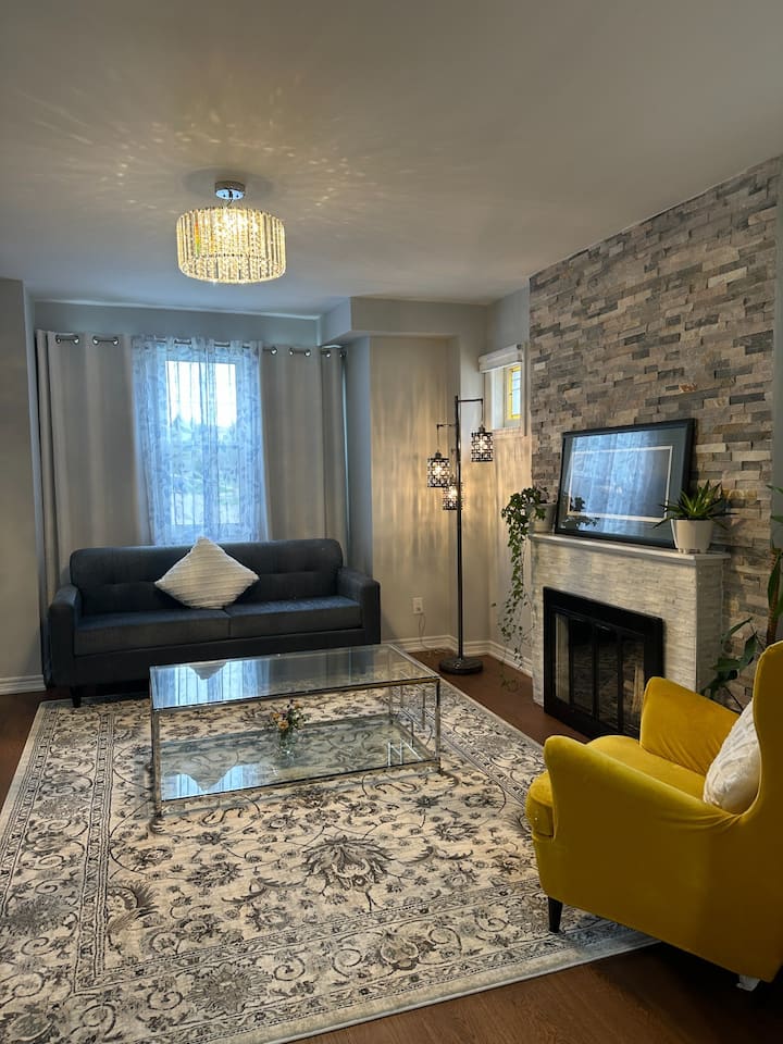 Home In The Heart Of Oshawa! - Oshawa