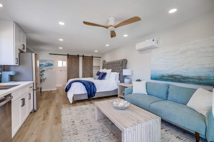 Coastal Sunset Studio | Deck |Walk To Beach Trail - Dana Point, CA