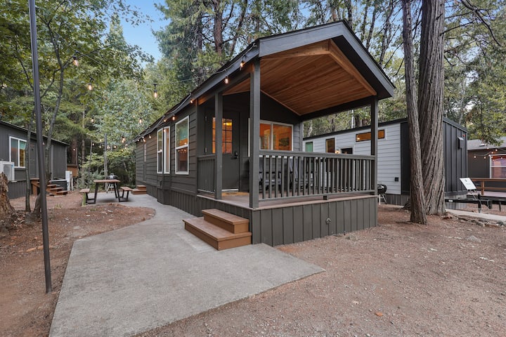 Elm - Modern Cabin At Cave Springs - Dunsmuir, CA