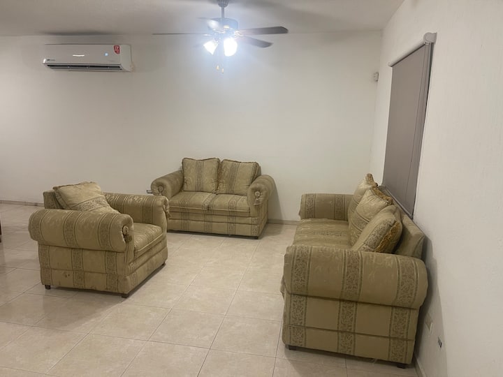 Bonita Casa Espaciosa En Residencial Montecarlo. - Ciudad Obregón