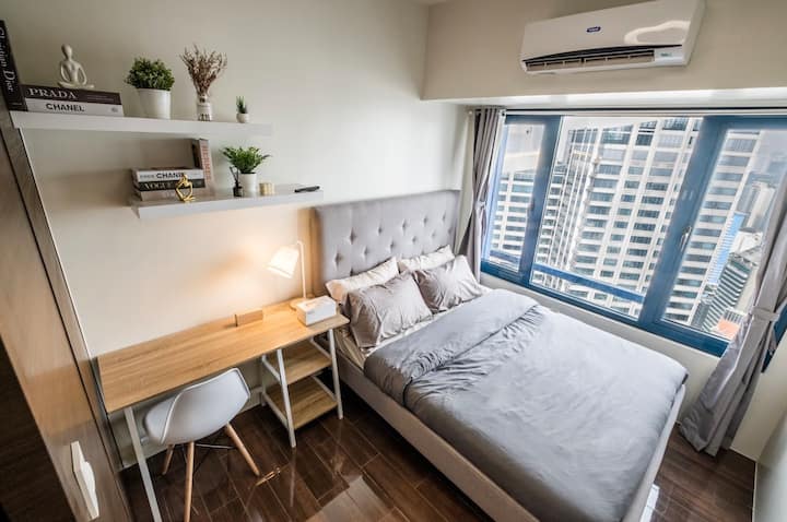 Modern Living 3 Makati W/ Fast Wifi & Netflix - Makati
