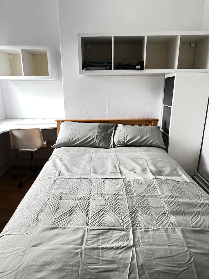 Good Double Bedroom In Lenton - Nottingham