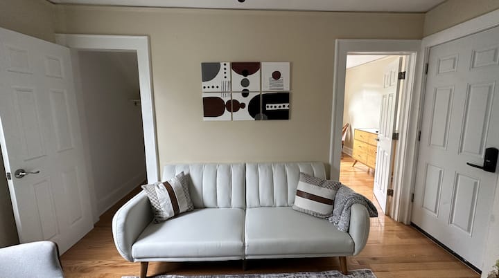 Mid-century Mod 1bedrm Apartment - State of New York