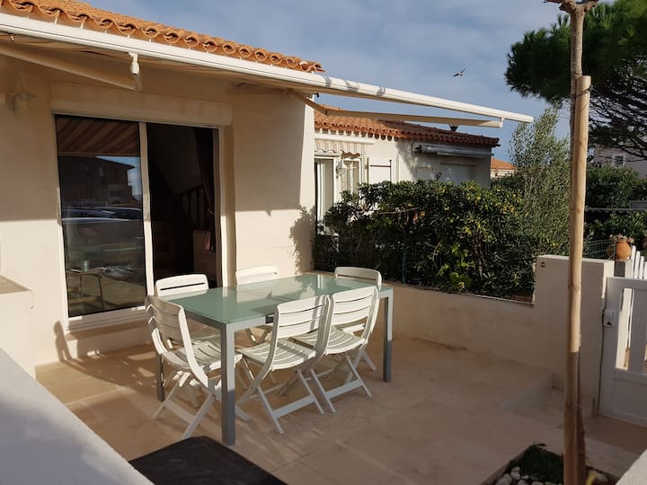 Studio 25 M², à 60m De La Mer, 800m Des Commerces - Sausset-les-Pins