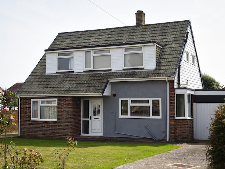 The Nest | Large Home W/garden | 2mins From Beach - Hayling Island
