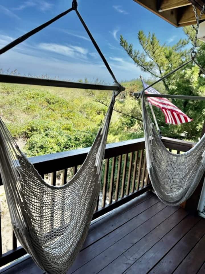 Paul's Port Of Call - Norfolk, VA