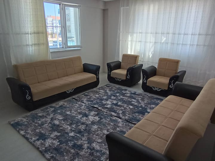 Geniş Ve Ferah Bir 3+1 Daire - Konya