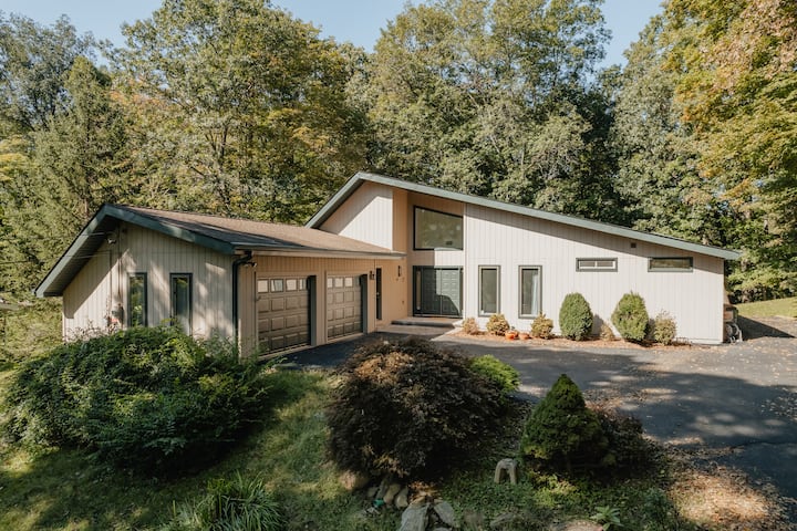 Wooded Rhinebeck-beacon Area Escape W/outdoor Spa - Poughkeepsie, NY