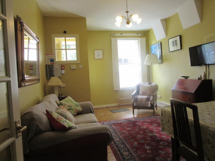 Cathedral Cottage - Derry