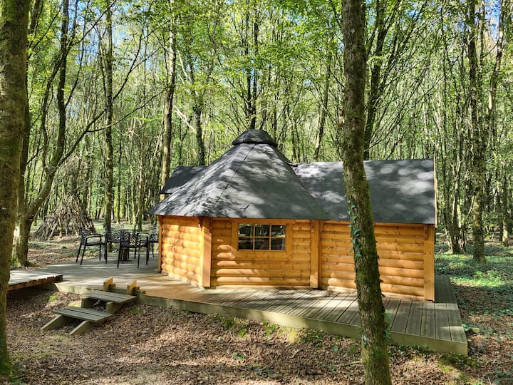 Cabane (Kota) Au Cœur De La Forêt De Brocéliande - Paimpont