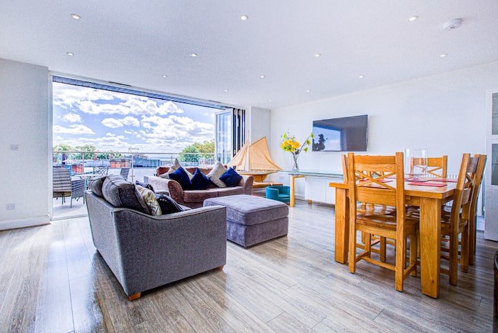 Leigh Penthouse (Entire Unit) - Southend-on-Sea