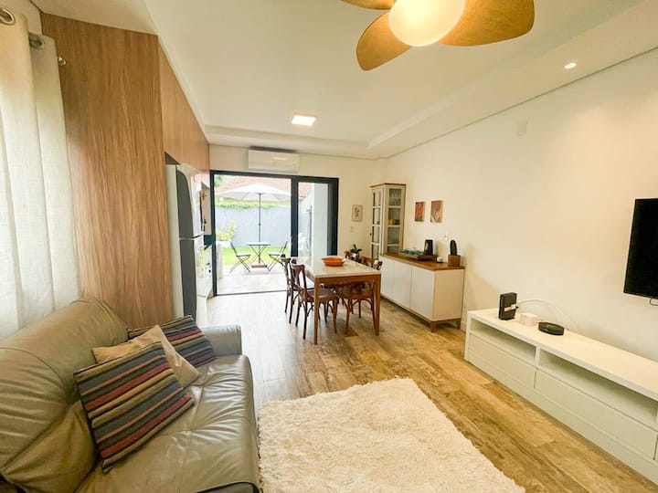 Casa No Pé Do Morro Do Lampião, Praia Do Campeche - Florianópolis