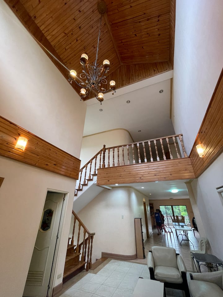 Laveranda Tagaytay: 25-pax Retreat - Alfonso