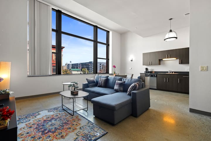 Stylish And Cozy 2bd/2ba - Milwaukee, WI