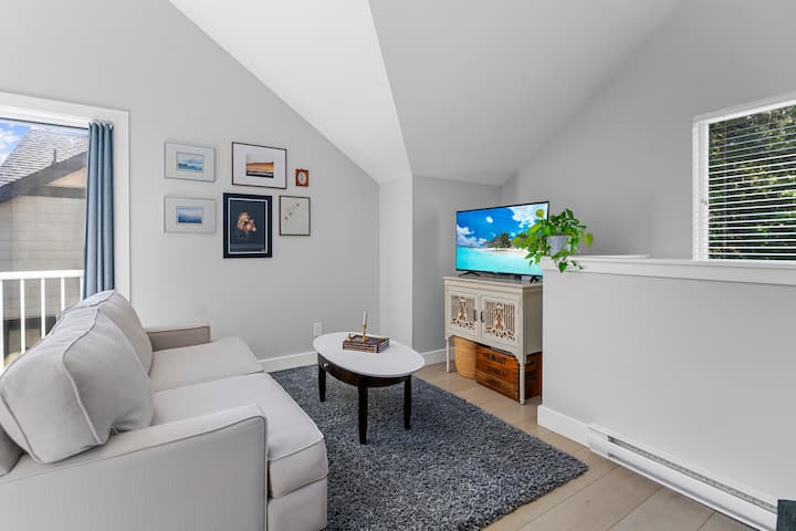 Cozy Carriage/coach House In Victoria - 랭퍼드