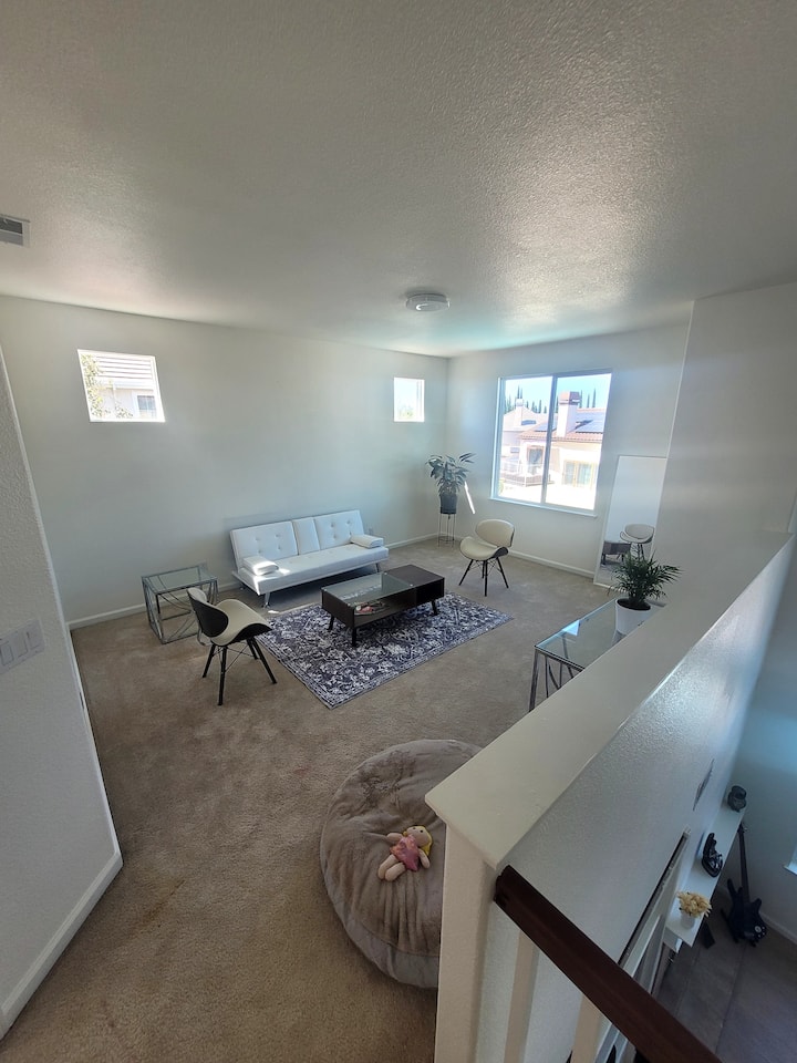 All 2nd Floor Independent Space - Brentwood, CA