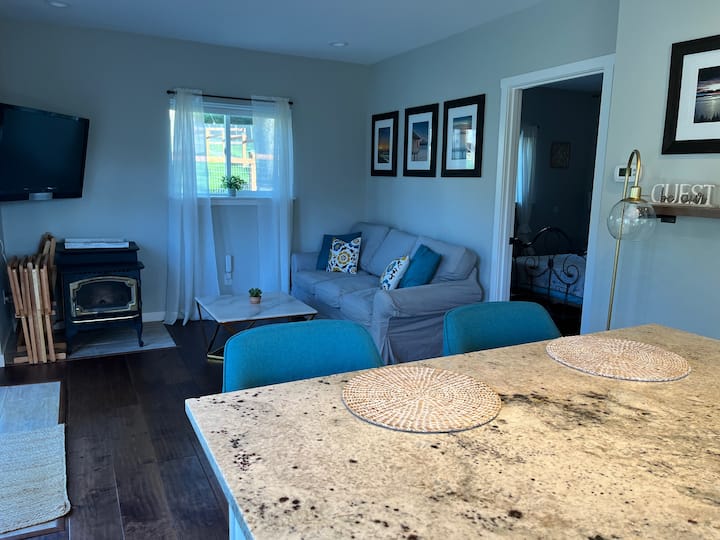 The Cottage By Lake Erie - Anacortes, WA