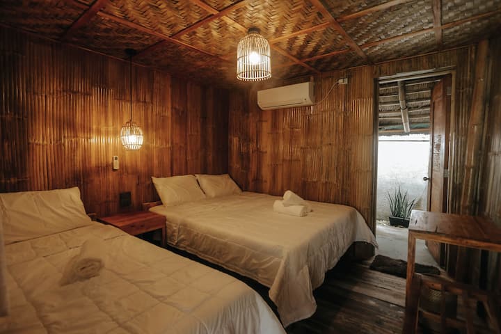 Bamboo Room Beachfront Property Near Kawasan Falls - Badian