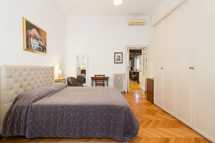 The Magic Of A Warm Elegant Flat - Milano