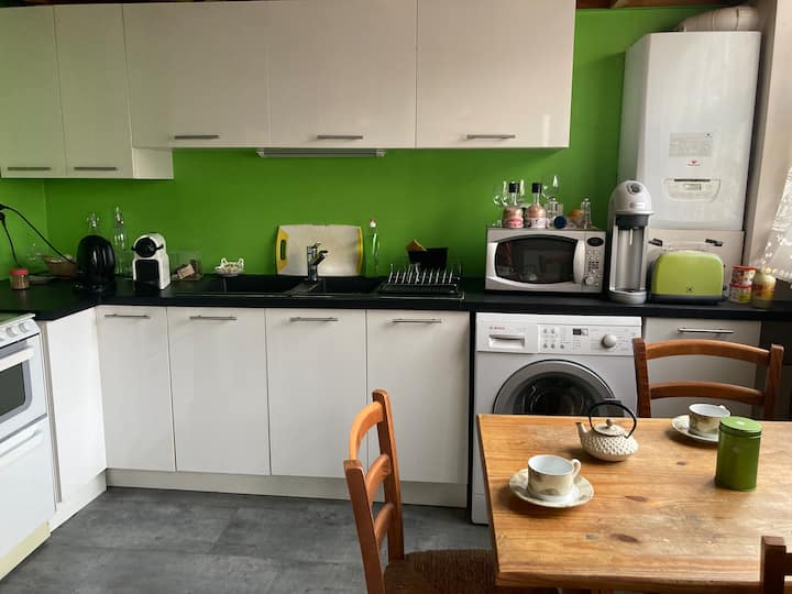 Chambre Au 3ème éTage Dans Un Immeuble De Canut - Lyon