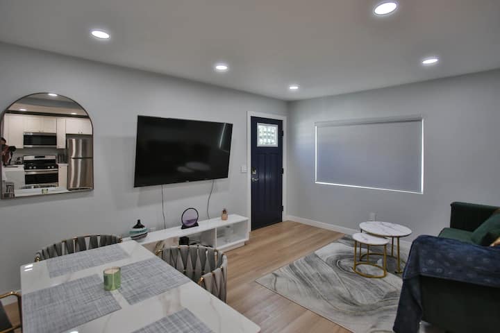 Cozy 1 Bedroom Home. 15 Minutes To Disneyland - Irvine, CA
