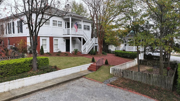 Red Bluff Cottage - Montgomery, AL