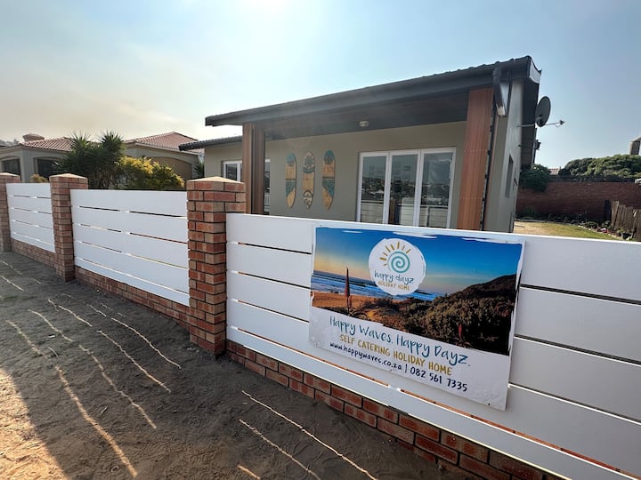 Happy Dayz Holiday Home - Jeffreys Bay
