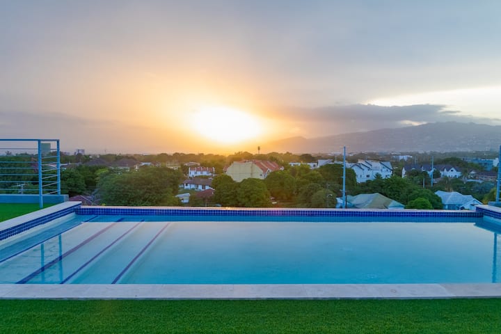 Luxurious Kingston Penthouse - Jamaïque