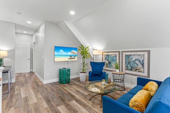 Ybor City Cozy 2nd Floor Gem Apt - Tampa, FL