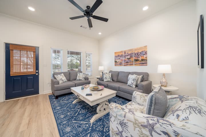 New! Havana Nights-4 Bed/2 Bath House Downtown! - Hot Springs